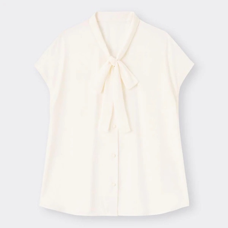 「リボン＆フリルブラウス」が【GU】で買えちゃう！”トレンドトップス”まとめ (2ページ目) – lamire [ラミレ]